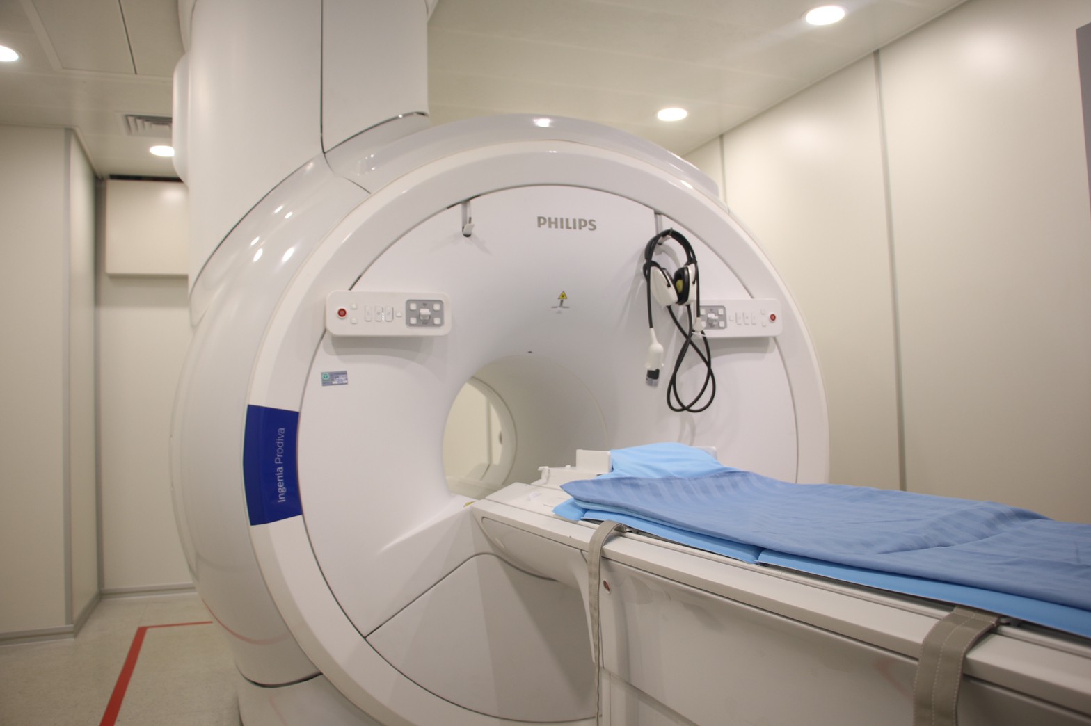 MRI หรือการตรวจคลื่นแม่เหล็กไฟฟ้า (Magnetic Resonance Imaging) MRI หรือการตรวจคลื่นแม่เหล็กไฟฟ้า (Magnetic Resonance Imaging)